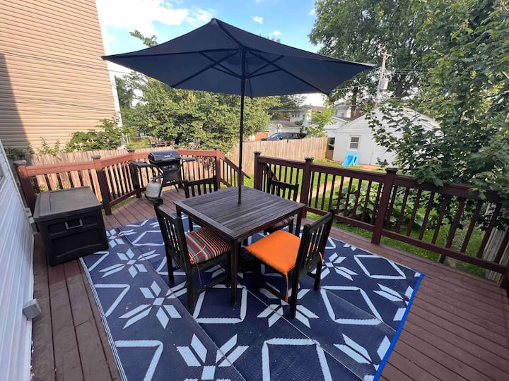 *Parking*king*a/c*full Kitchen*backyard*w/d*bbq - 聖路易斯