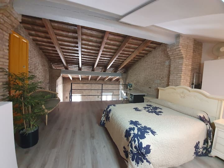 Lovely 2-bedroom Apartment In Valencia - Valencia