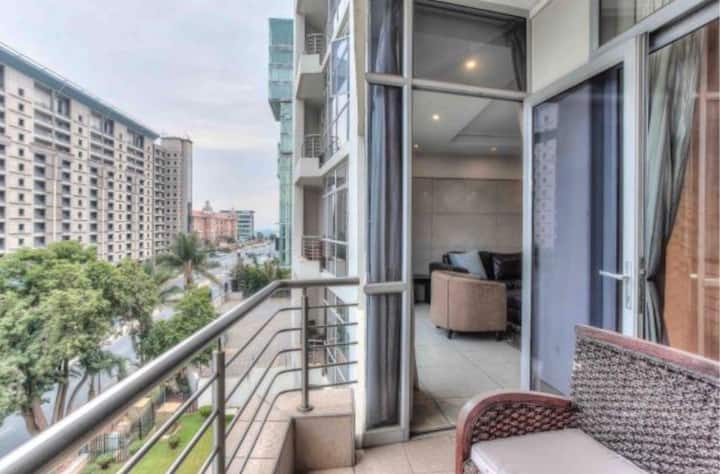 2 Bed Unit At Hydro Park Executive Suites-sandton - Sandton