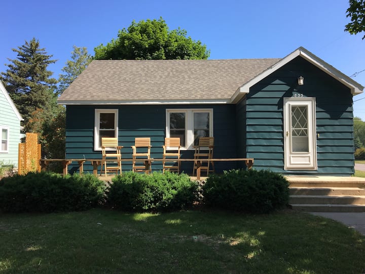 Crystal Lake Vacation Rentals & Homes - Michigan, United States | Airbnb
