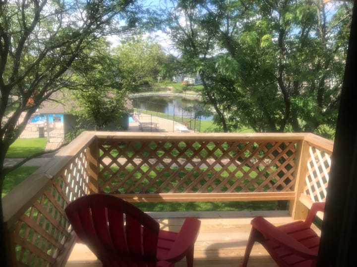 Derby Townhome With Views Of Pool And Pond - Wichita, KS