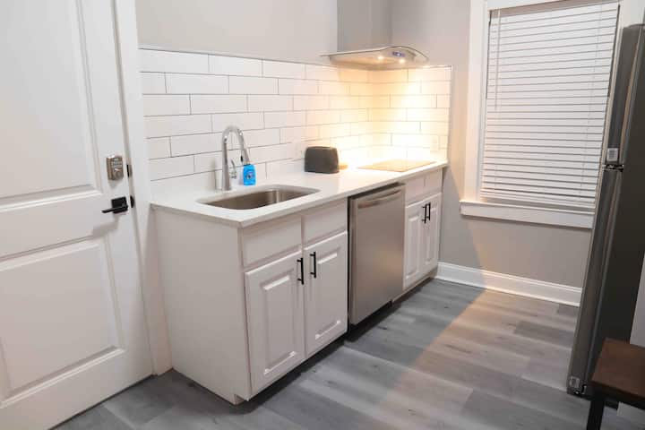 Cozy & Private 2 Bed Apartment - Snellville, GA