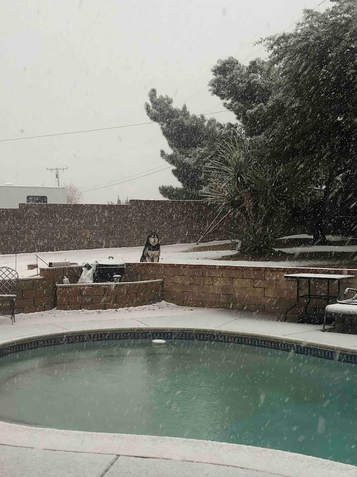 Black Rock Escape - Yucca Valley, CA