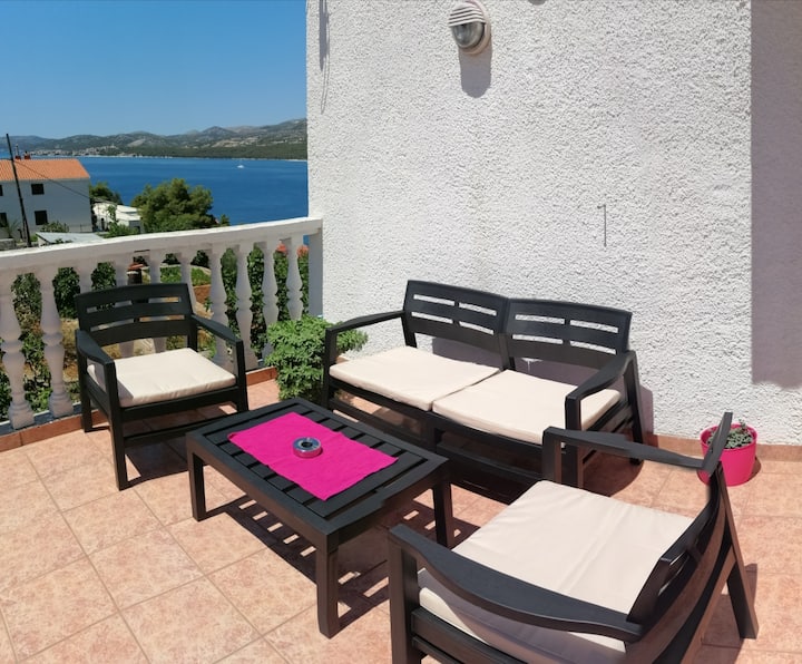 Apartment Malo Misto - Seget Vranjica