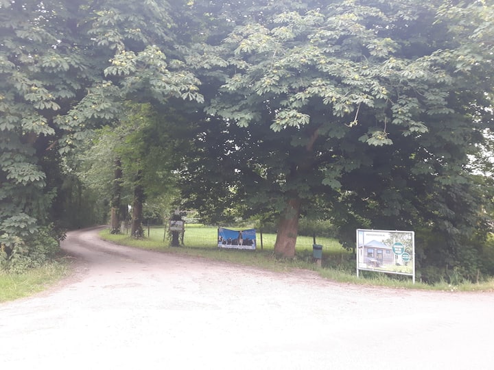 Landelijk Overnachten In 2 Luxe Hooiberg Hutten - Hoorn