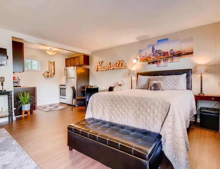 2 Miles To Broadway| Kingbed| Freepark|pool|geodis - Nashville, TN