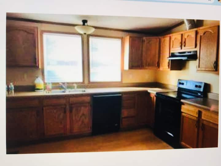 Enjoy Queen Bed In Quiet Neighborhood - Lake City, FL