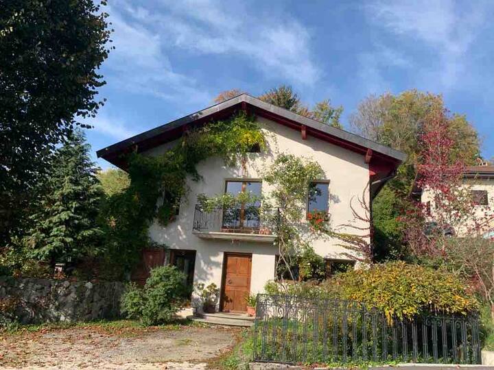Maisonette De Famille à La Campagne - Lac des Dronières