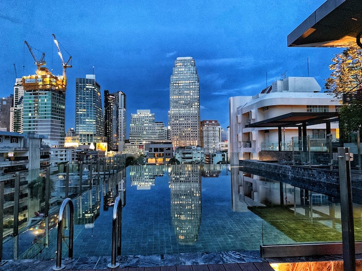 F4.0/超值/四人高级公寓套房/曼谷中心/t21商场/asok轻轨站/素坤逸地铁站/无边际泳池/ - Bangkok