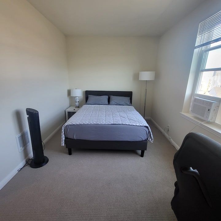Modern Bed & Bath In Penthouse By Lake Merritt - Oakland, CA