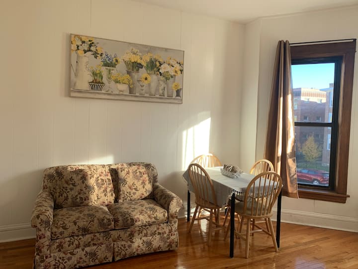 #5ecomfy And Convenient Room&shared Bath In Uptown - Chicago, IL