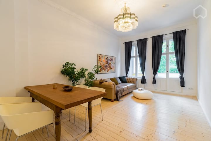 100 Sqm! Charming 3 Rooms+balcony Friedrichshain - Berlino