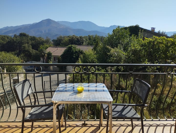 Gîte De Groupe Idéalement Placé, Superbe Vue - Corte