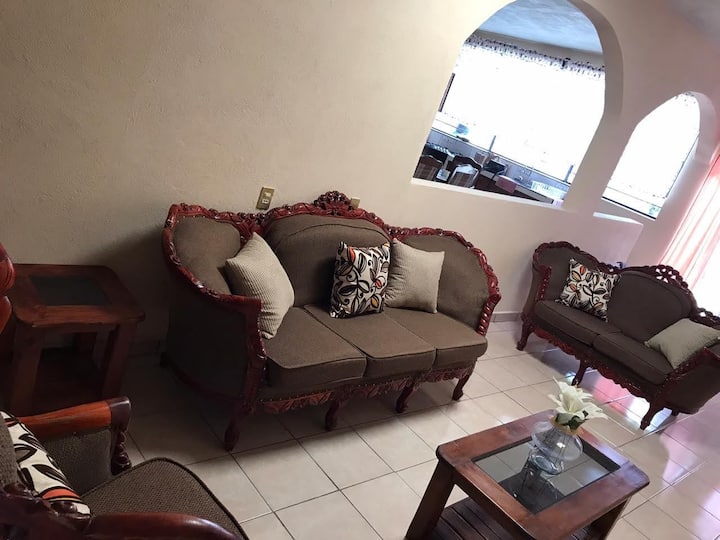 Hermosa, Práctica Y Cómoda Casa De Un Solo Piso - Querétaro