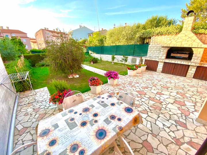 Apartment Niko With Big Sunny Garden & Terrace - Peroj