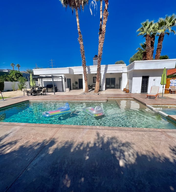 Villa Getaway W/private Pool/spa & Putting Green - La Quinta, CA
