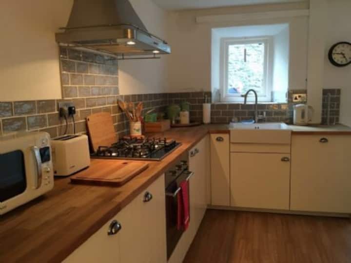 Hummingbird Cottage:cosy Traditional Lakeland Home - Kendal