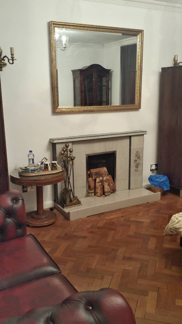 Triple Room With A Shared Bathroom - London