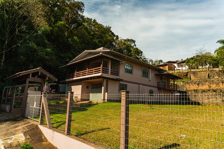 Casa Aconchegante, Bem Localizada! - Gramado