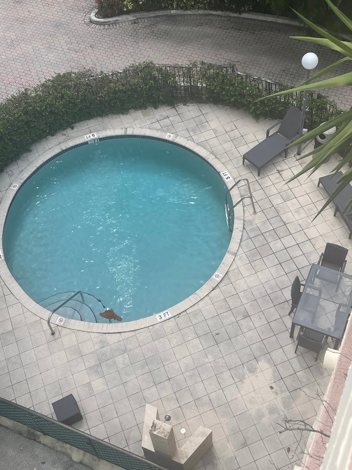 Private Room/bath Near Key Biscayne. - Miami, FL