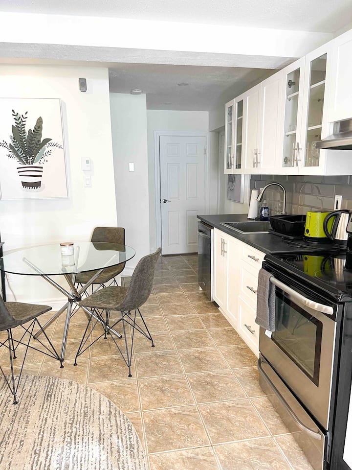 Logement Privé Dans Un Duplex - Dorval