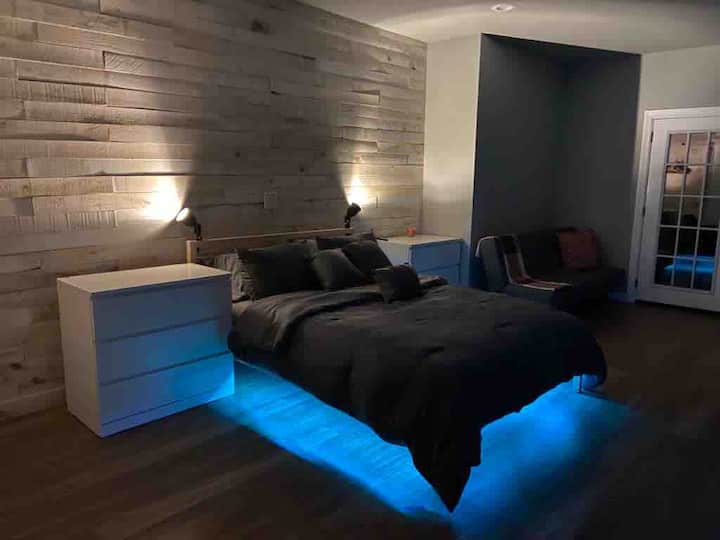 Modern, Privacy And Good Location. - Buford, GA