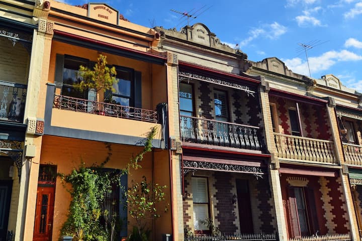 Elegant Victorian Terrace House In Carlton - Melbourne