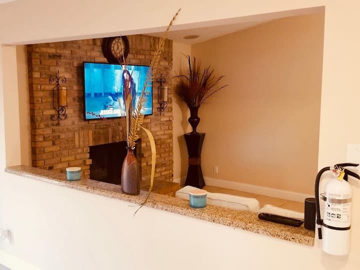 Cozy Stay Near The New Hardrock Hotel - Hollywood, FL