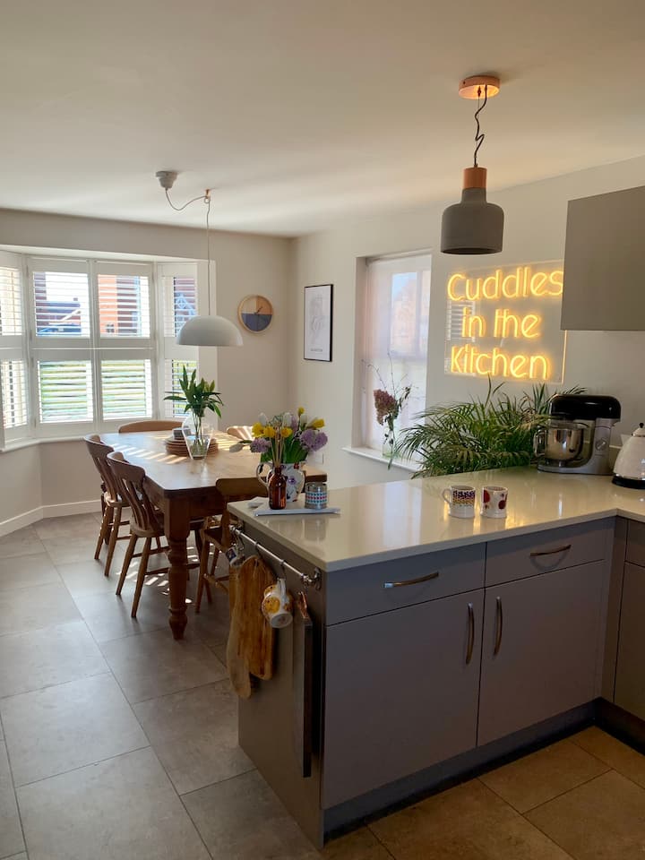 4-6 Bed Spacious Home, Perfect For Grand Prix/moto - Towcester