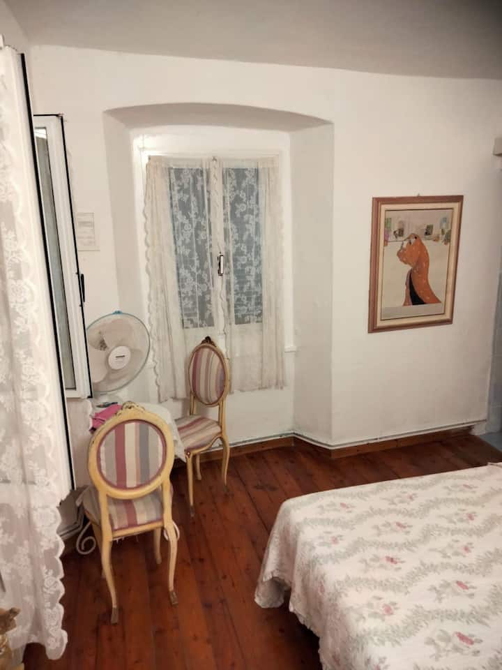 Nel Verde A Pochi Km Dal Mare - Liguria