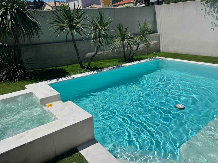 Casa In Villaggio Storico Con Piscina - Avignone