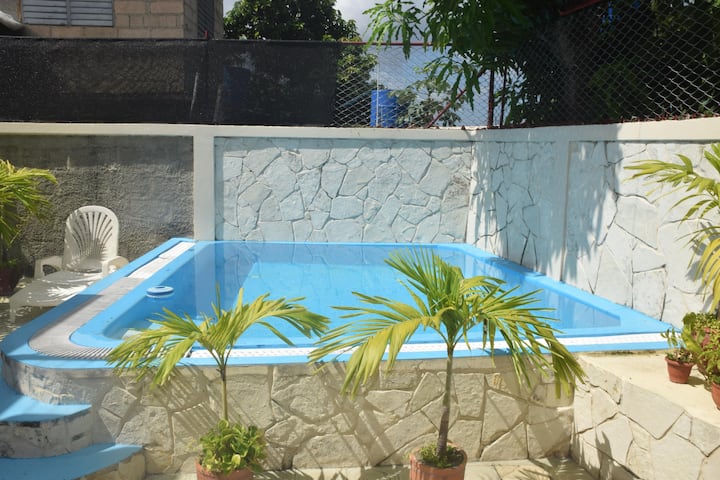 Casa Con Piscine En Cojimar Habana - Cuba