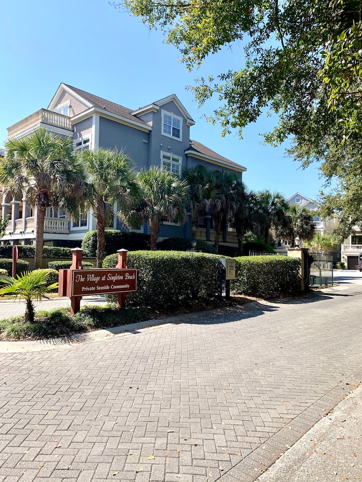 40 Crabline: Walk To Beach W/ Pool & Beach Shuttle - Hilton Head Island, SC