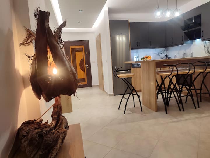 Gold Perfekt Apartment Saranda Only 30 M To Beach - Sarandë