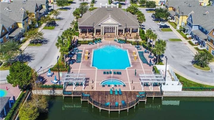 Beautiful Townhouse Just 16 Minutes From Disney - Kissimmee