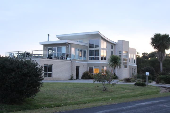 Breakers Studio - Apollo Bay