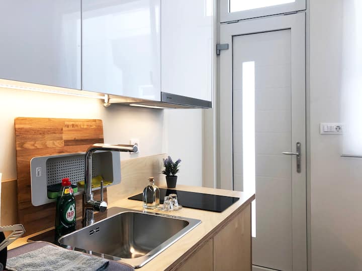 Sunny Micro-loft Apartment With Outdoor Lounge - Heraklion