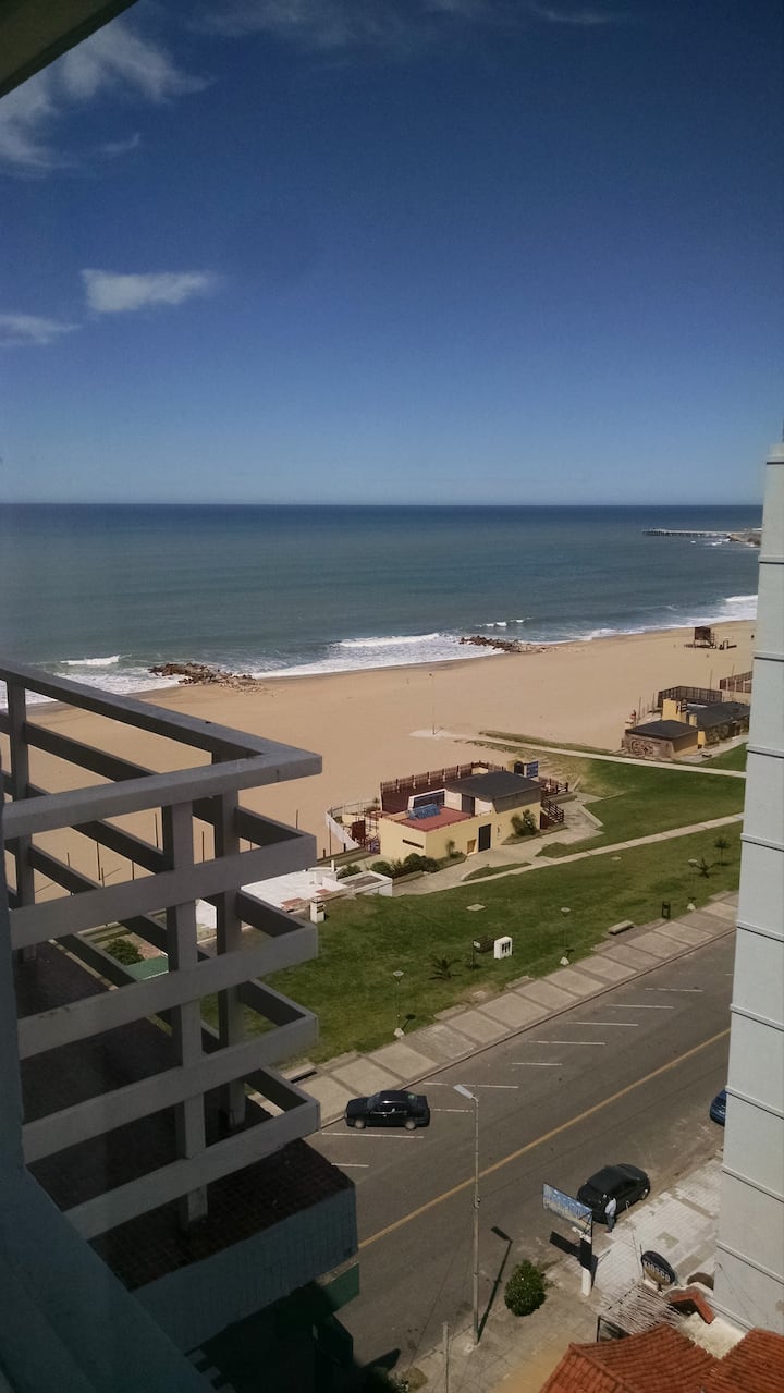 Excelente Propiedad Frente Al Mar Con Cochera. - Miramar