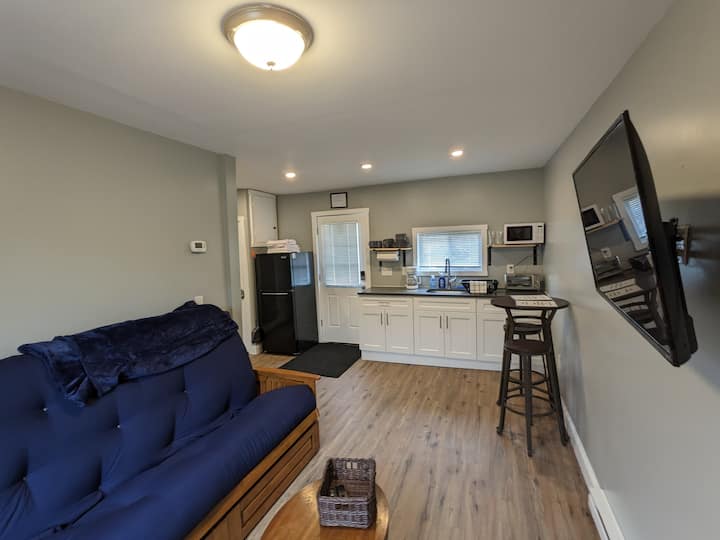 Manor House Rustic Cottage #2 With Game Room - Livingston Manor, NY