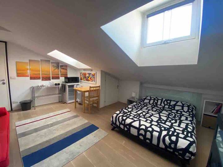 Independent Loft In The Core Of Modena Life - 摩德納