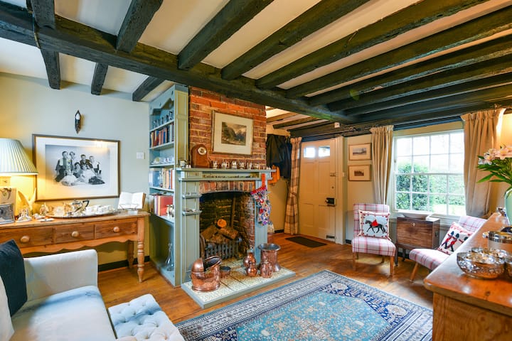 Cosy Country Cottage In Rural Kent - National Trust - Sissinghurst Castle Garden