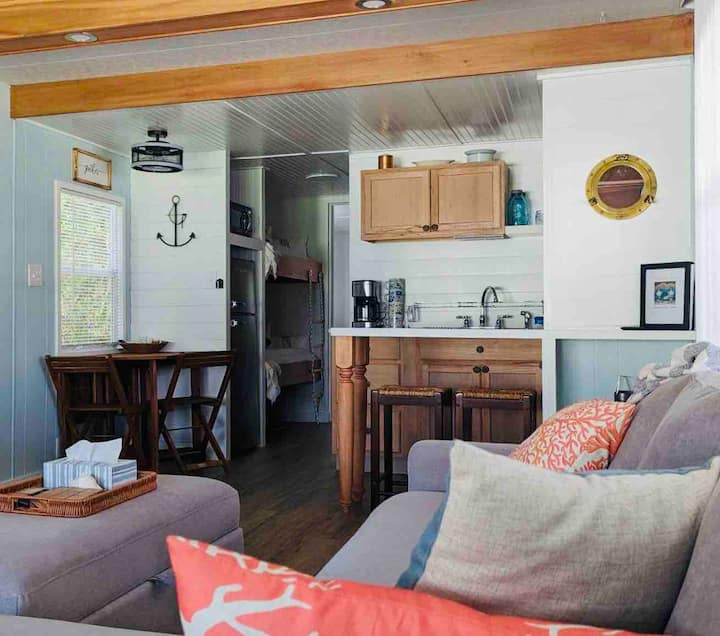 Between The Tides Ami - Anna Maria Island, FL