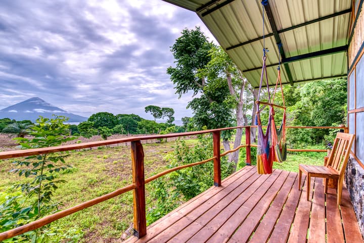 La Pitanga: Tree-house W Volcano & Lake Views - Nicaragua