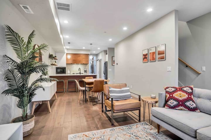 Modern Townhome Close To Downtown Slc - 3br/3.5ba - Salt Lake City, UT