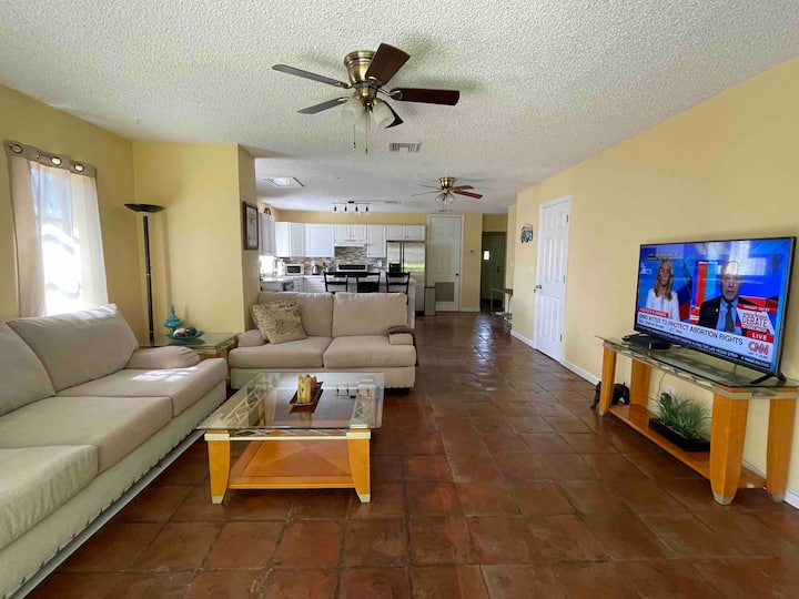 Private Home 1 Mile From Beach! - Delray Beach, FL