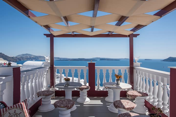 Captain’s Studio With Caldera View In Oia - Santorini