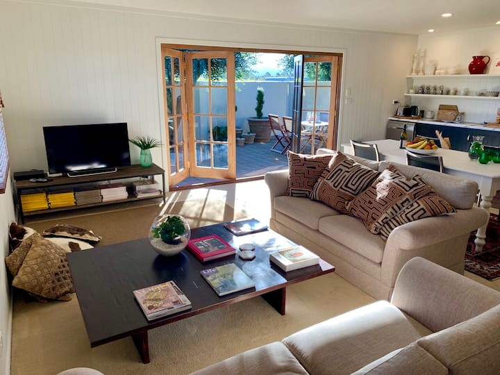 48 Hawkesbury On Isabel Estate. Wine Country. - Renwick