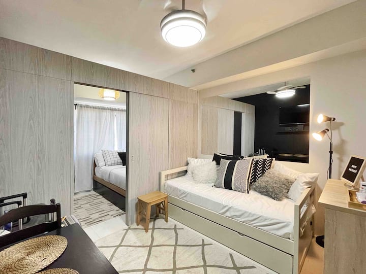 Modern Minimalist Condo For 2-4pax In Manila - Manila