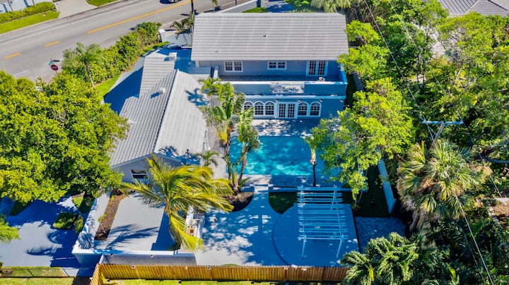 💎Crystal Mansion💎
5000 Sqft West Palm Villa - Palm Beach, FL