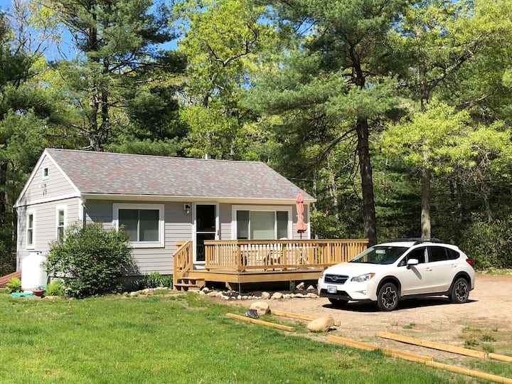 Quaint Country House In The Woods. - South Kingstown, RI